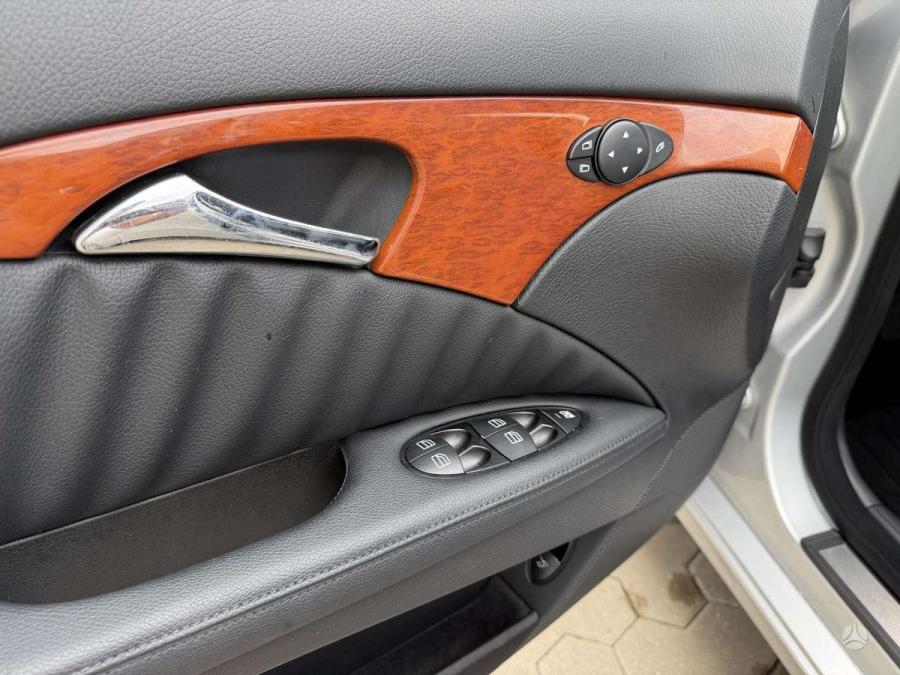 Серый Мерседес E 200 2008 в Каунас, объемом двигателя 2.20 л и пробегом 222 тыс. км за 3500 €, фото 14 на AUTOMOTO.COM.LV