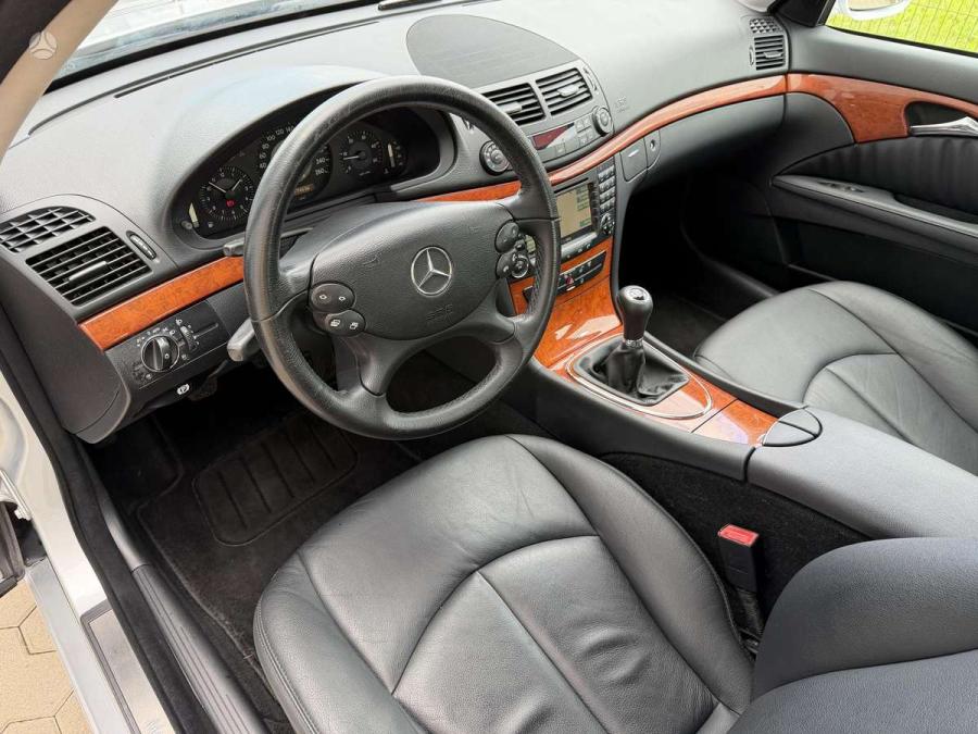 Серый Мерседес E 200 2008 в Каунас, объемом двигателя 2.20 л и пробегом 222 тыс. км за 3500 €, фото 15 на AUTOMOTO.COM.LV