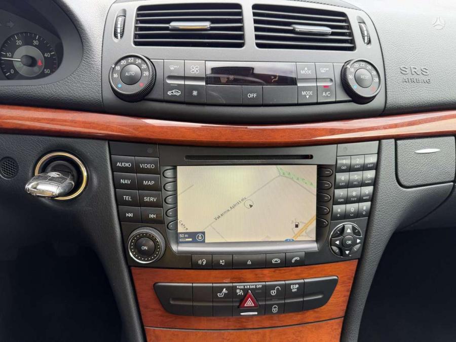 Серый Мерседес E 200 2008 в Каунас, объемом двигателя 2.20 л и пробегом 222 тыс. км за 3500 €, фото 22 на AUTOMOTO.COM.LV
