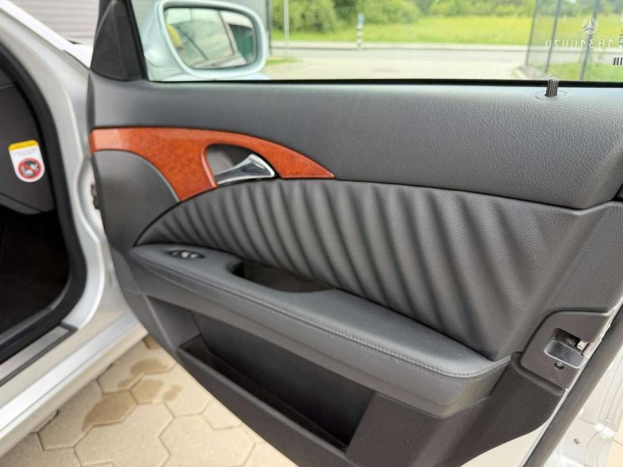 Серый Мерседес E 200 2008 в Каунас, объемом двигателя 2.20 л и пробегом 222 тыс. км за 3500 €, фото 24 на AUTOMOTO.COM.LV