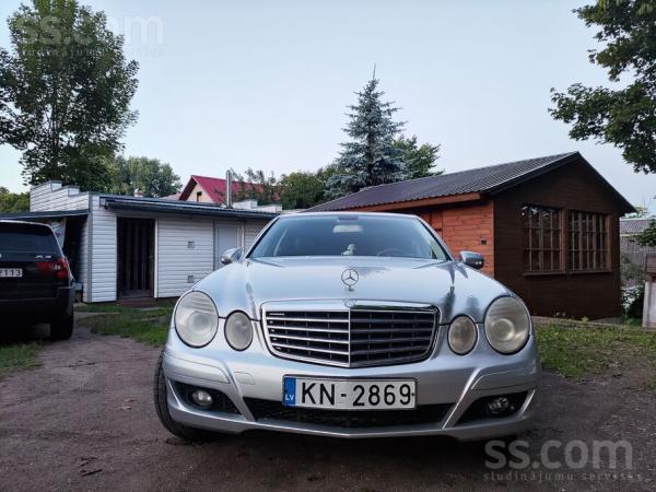 Серый Мерседес E 200 2008 в Резекне, объемом двигателя 2.20 л и пробегом 304 тыс. км за 2850 €, фото 2 на AUTOMOTO.COM.LV
