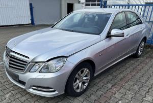 Серый Мерседес E 200 2009 в Кельме, объемом двигателя 2.15 л и пробегом 340 тыс. км за 2899 €, фото  на AUTOMOTO.COM.LV