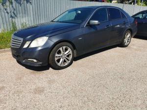 Grey Mercedes-Benz e-200 2009 in Kaunas, with an engine capacity of 2.10 L and mileage of 290 thousand km for 1700 €, photo 3 on AUTOMOTO.COM.LV
