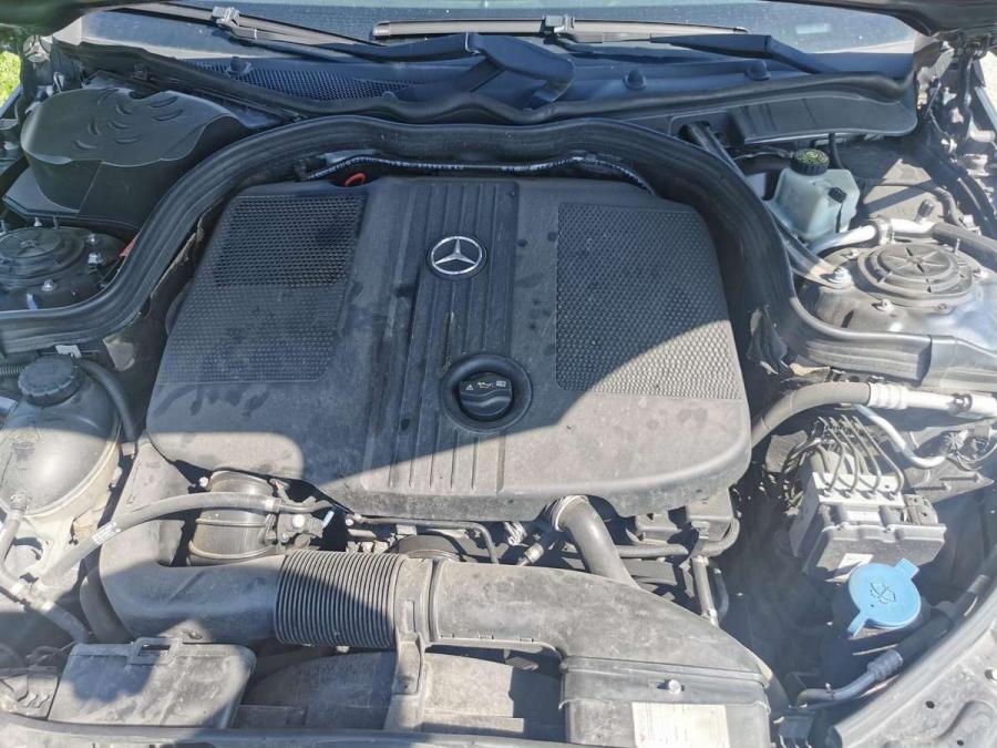 Grey Mercedes-Benz e-200 2009 in Kaunas, with an engine capacity of 2.10 L and mileage of 290 thousand km for 1700 €, photo 5 on AUTOMOTO.COM.LV
