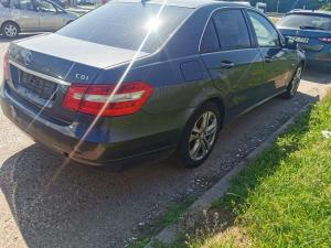 Grey Mercedes-Benz e-200 2009 in Kaunas, with an engine capacity of 2.10 L and mileage of 290 thousand km for 1700 €, photo 6 on AUTOMOTO.COM.LV