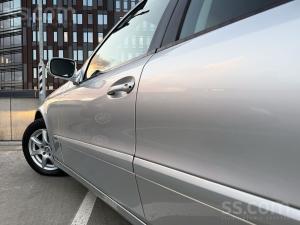 Grey Mercedes-Benz e-200 2009 in Riga, with an engine capacity of 2.10 L and mileage of 390 thousand km for 2950 €, photo 5 on AUTOMOTO.COM.LV