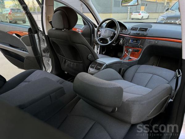 Серый Мерседес E 200 2009 в Рига, объемом двигателя 2.10 л и пробегом 390 тыс. км за 2950 €, фото 10 на AUTOMOTO.COM.LV