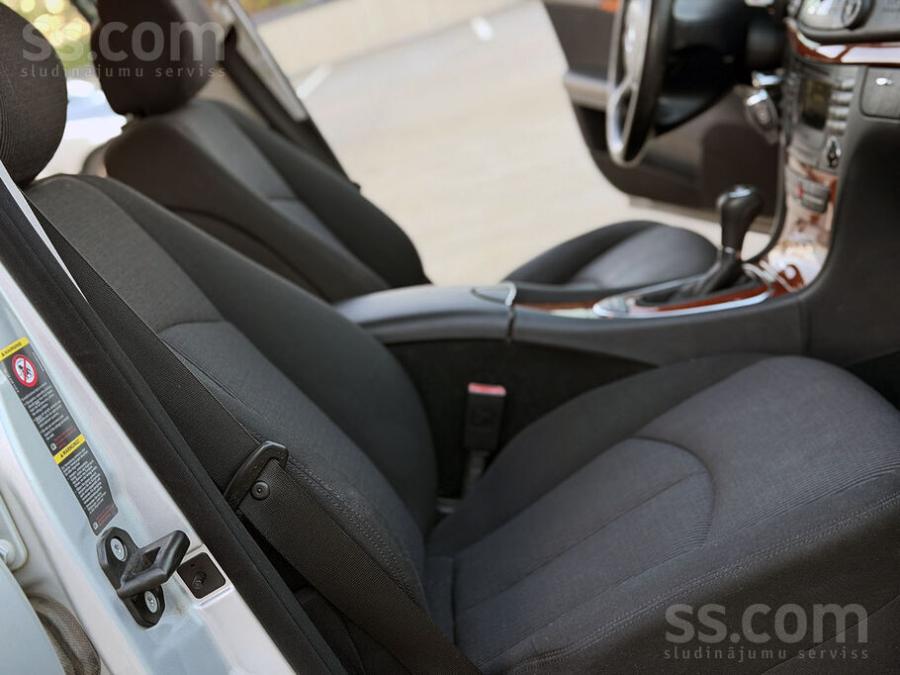 Grey Mercedes-Benz e-200 2009 in Riga, with an engine capacity of 2.10 L and mileage of 390 thousand km for 2950 €, photo 14 on AUTOMOTO.COM.LV