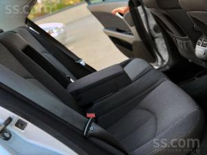 Grey Mercedes-Benz e-200 2009 in Riga, with an engine capacity of 2.10 L and mileage of 390 thousand km for 2950 €, photo 15 on AUTOMOTO.COM.LV
