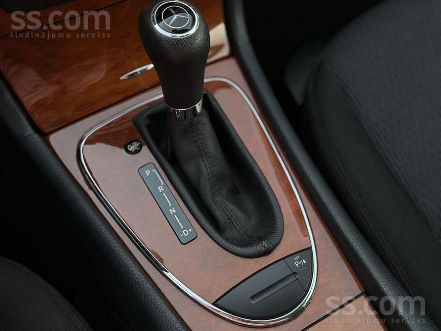 Grey Mercedes-Benz e-200 2009 in Riga, with an engine capacity of 2.10 L and mileage of 390 thousand km for 2950 €, photo 21 on AUTOMOTO.COM.LV