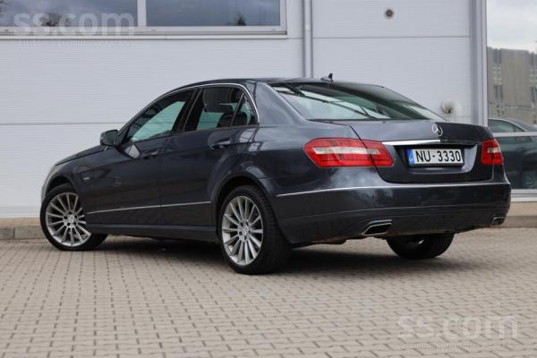 Pelēks Mercedes-Benz e-200 2010 Rīga, ar dzinēja tilpumu 2.00 L un nobraukumu 0 tūkst. km par 6495 €, foto 4 vietnē AUTOMOTO.COM.LV
