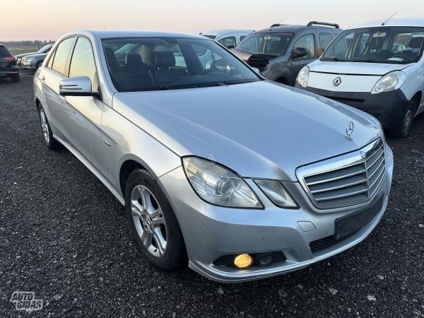 Серый Мерседес E 200 2010 в Гирайте, объемом двигателя 2.10 л и пробегом 280 тыс. км за 4400 €, фото 3 на AUTOMOTO.COM.LV