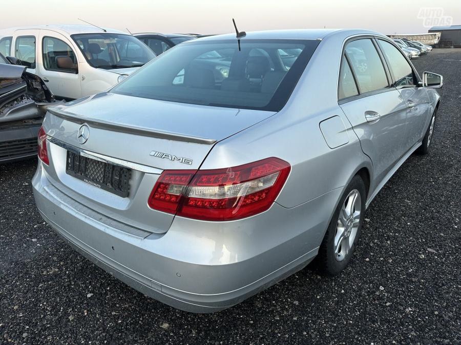 Серый Мерседес E 200 2010 в Гирайте, объемом двигателя 2.10 л и пробегом 280 тыс. км за 4400 €, фото 6 на AUTOMOTO.COM.LV