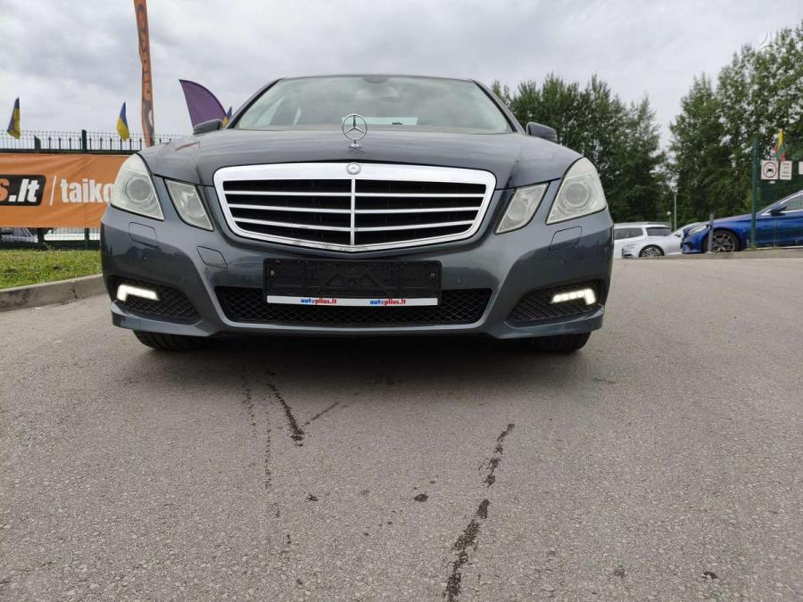 Grey Mercedes-Benz e-200 2010 in Kaunas, with an engine capacity of 2.14 L and mileage of 278 thousand km for 6500 €, photo 3 on AUTOMOTO.COM.LV
