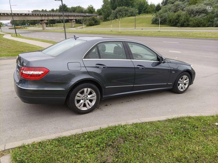 Grey Mercedes-Benz e-200 2010 in Kaunas, with an engine capacity of 2.14 L and mileage of 278 thousand km for 6500 €, photo 5 on AUTOMOTO.COM.LV