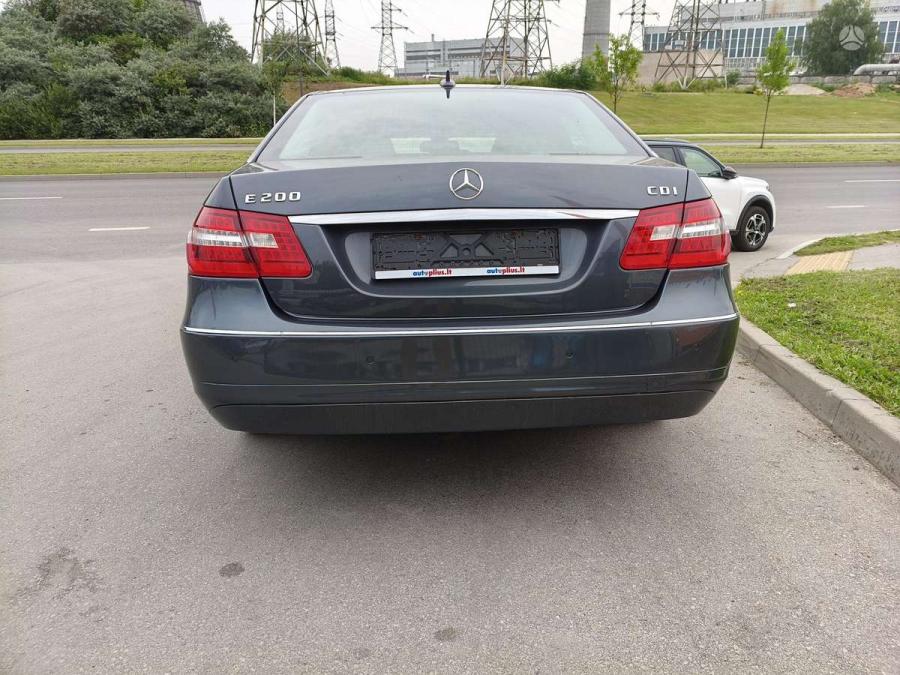 Grey Mercedes-Benz e-200 2010 in Kaunas, with an engine capacity of 2.14 L and mileage of 278 thousand km for 6500 €, photo 6 on AUTOMOTO.COM.LV