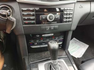 Grey Mercedes-Benz e-200 2010 in Kaunas, with an engine capacity of 2.14 L and mileage of 278 thousand km for 6500 €, photo 18 on AUTOMOTO.COM.LV