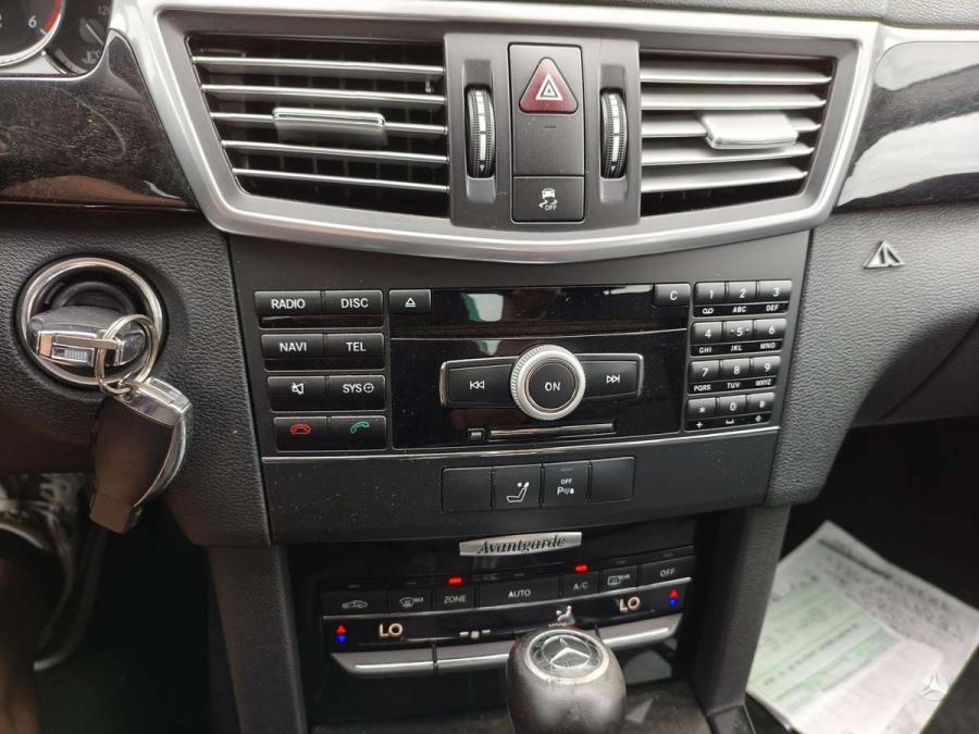 Grey Mercedes-Benz e-200 2010 in Kaunas, with an engine capacity of 2.14 L and mileage of 278 thousand km for 6500 €, photo 19 on AUTOMOTO.COM.LV
