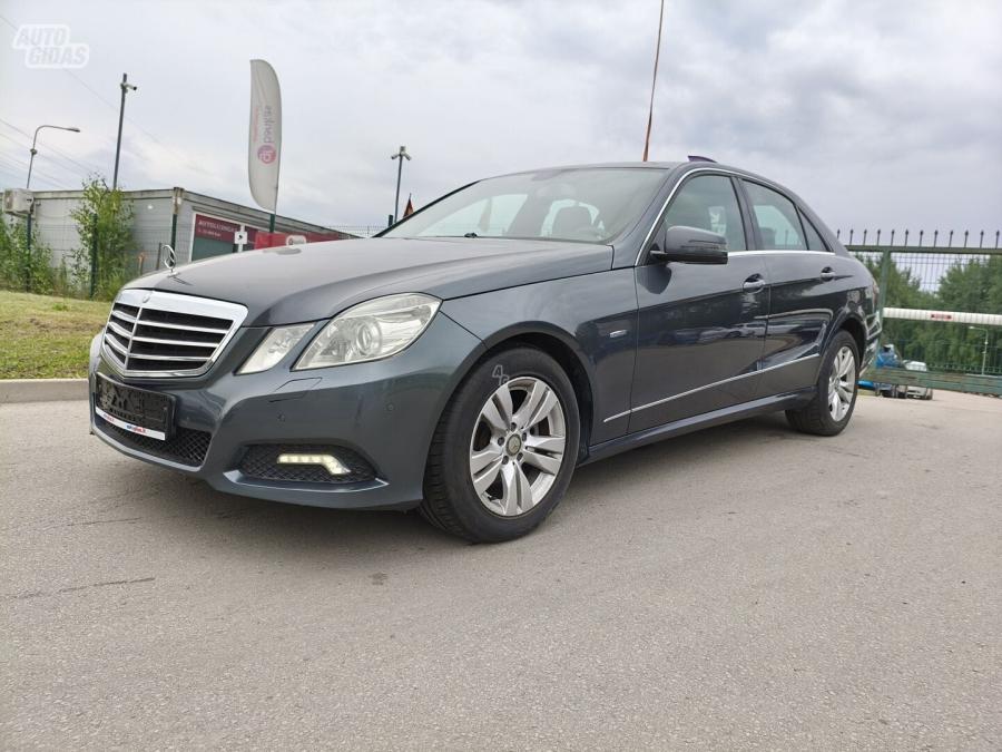 Grey Mercedes-Benz e-200 2010 in Kaunas, with an engine capacity of 2.10 L and mileage of 278 thousand km for 6500 €, photo 1 on AUTOMOTO.COM.LV