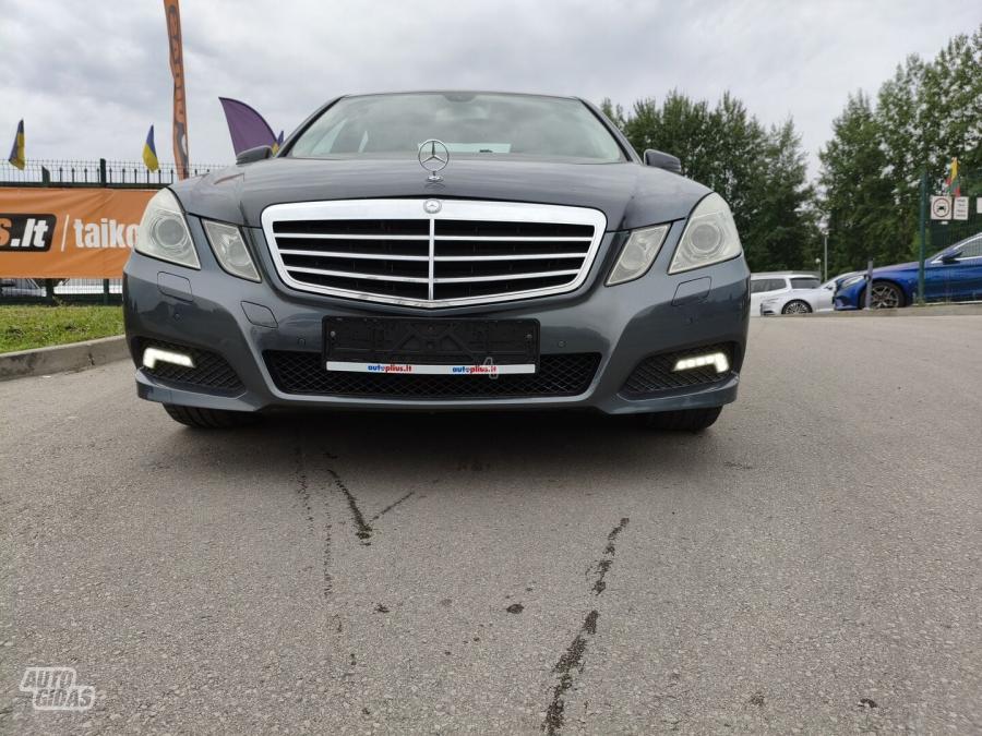 Grey Mercedes-Benz e-200 2010 in Kaunas, with an engine capacity of 2.10 L and mileage of 278 thousand km for 6500 €, photo 3 on AUTOMOTO.COM.LV