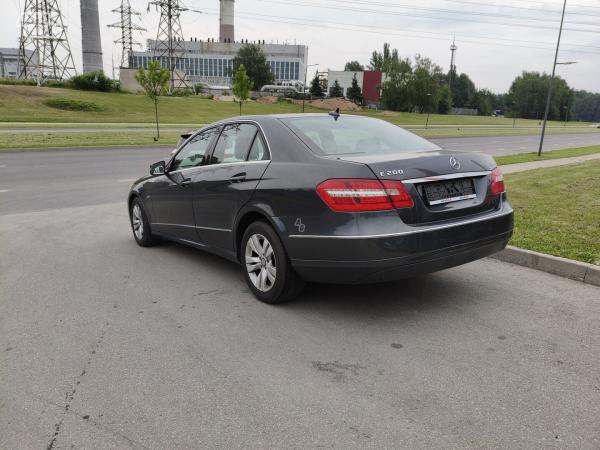 Grey Mercedes-Benz e-200 2010 in Kaunas, with an engine capacity of 2.10 L and mileage of 278 thousand km for 6500 €, photo 6 on AUTOMOTO.COM.LV