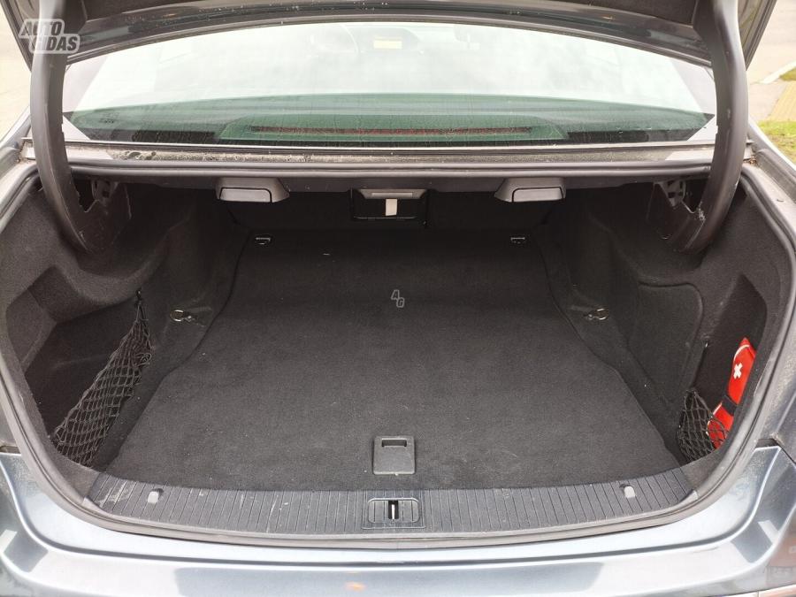 Grey Mercedes-Benz e-200 2010 in Kaunas, with an engine capacity of 2.10 L and mileage of 278 thousand km for 6500 €, photo 9 on AUTOMOTO.COM.LV