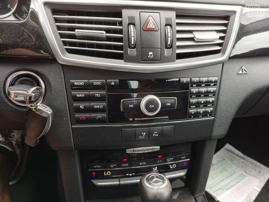 Grey Mercedes-Benz e-200 2010 in Kaunas, with an engine capacity of 2.10 L and mileage of 278 thousand km for 6500 €, photo 19 on AUTOMOTO.COM.LV