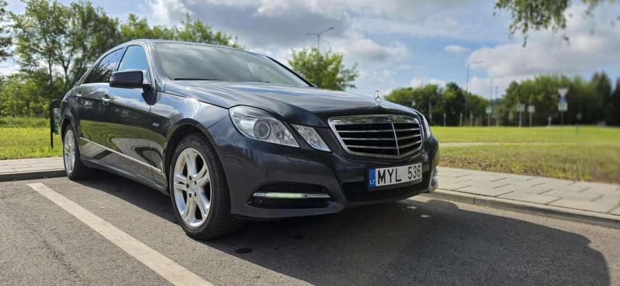 Pelēks Mercedes-Benz e-200 2010 Kauņa, ar dzinēja tilpumu 2.14 L un nobraukumu 277 tūkst. km par 5300 €, foto 3 vietnē AUTOMOTO.COM.LV