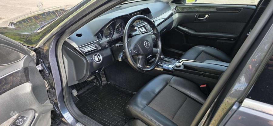 Pelēks Mercedes-Benz e-200 2010 Kauņa, ar dzinēja tilpumu 2.14 L un nobraukumu 277 tūkst. km par 5300 €, foto 8 vietnē AUTOMOTO.COM.LV