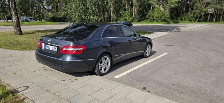 Pelēks Mercedes-Benz e-200 2010 Kauņa, ar dzinēja tilpumu 2.14 L un nobraukumu 277 tūkst. km par 5300 €, foto 9 vietnē AUTOMOTO.COM.LV