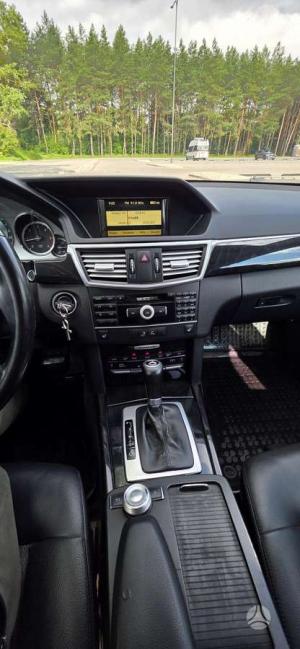 Pelēks Mercedes-Benz e-200 2010 Kauņa, ar dzinēja tilpumu 2.14 L un nobraukumu 277 tūkst. km par 5300 €, foto 11 vietnē AUTOMOTO.COM.LV