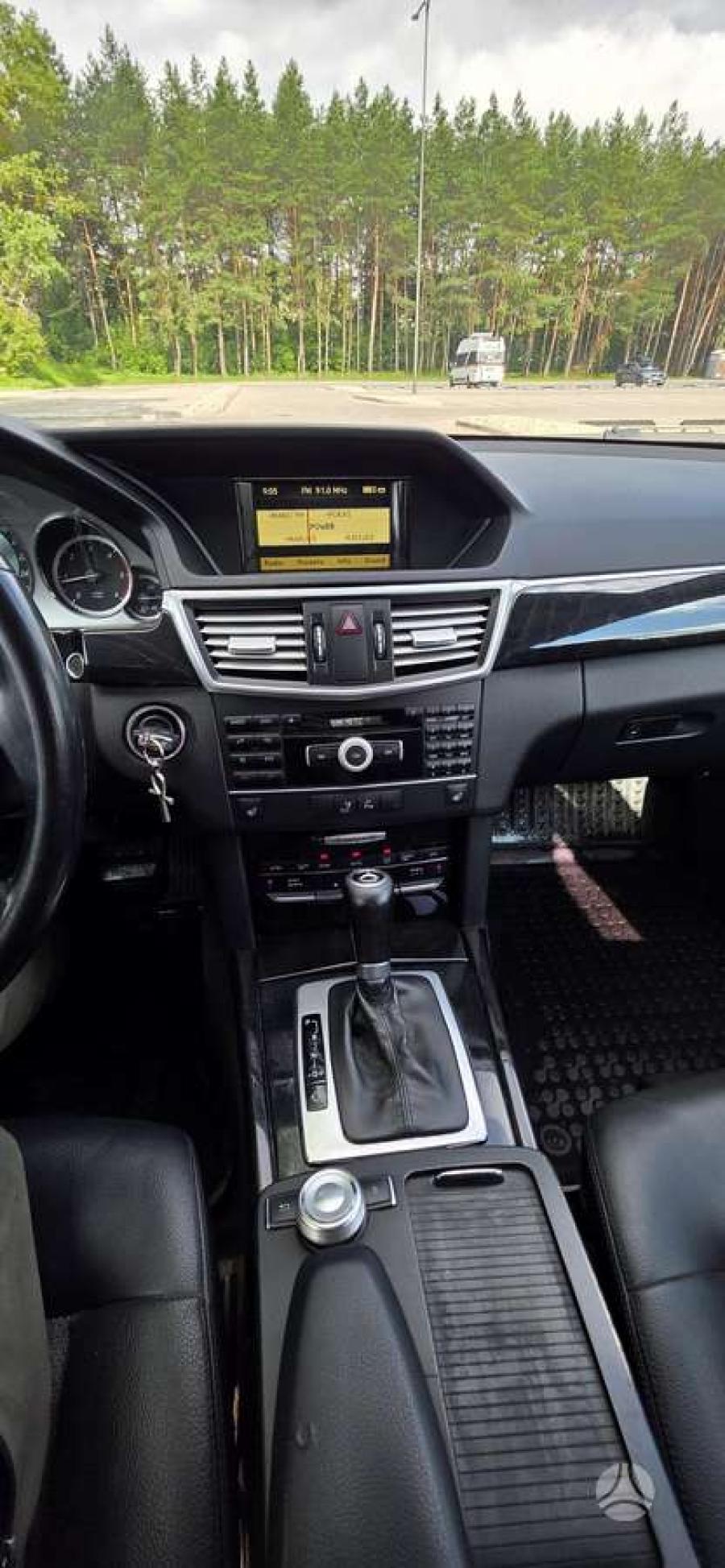 Pelēks Mercedes-Benz e-200 2010 Kauņa, ar dzinēja tilpumu 2.14 L un nobraukumu 277 tūkst. km par 5300 €, foto 11 vietnē AUTOMOTO.COM.LV