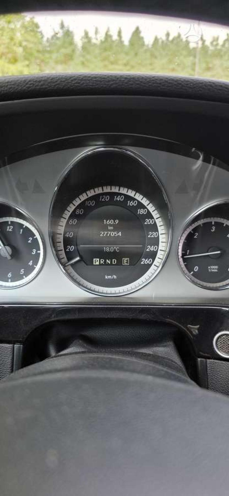 Pelēks Mercedes-Benz e-200 2010 Kauņa, ar dzinēja tilpumu 2.14 L un nobraukumu 277 tūkst. km par 5300 €, foto 12 vietnē AUTOMOTO.COM.LV