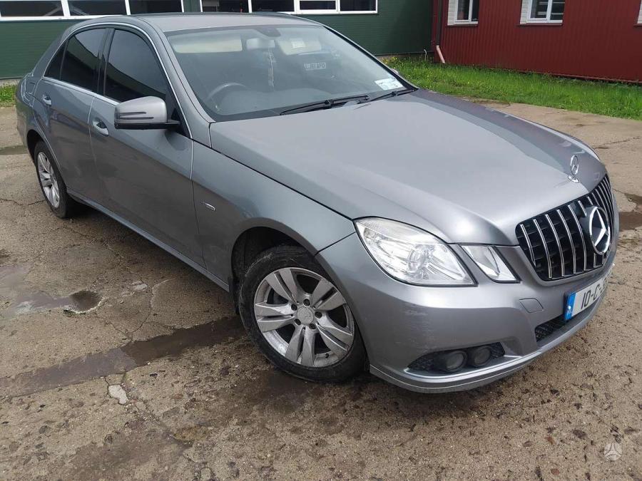 Grey Mercedes-Benz e-200 2010 in Ignalina, with an engine capacity of 2.20 L and mileage of 1 thousand km for 2950 €, photo 3 on AUTOMOTO.COM.LV