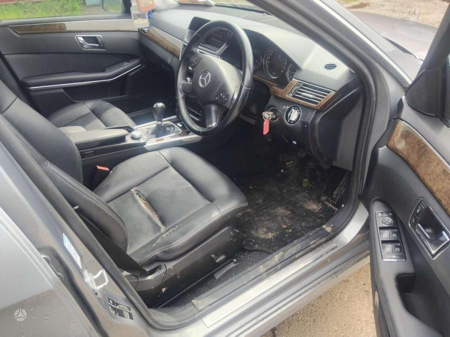 Grey Mercedes-Benz e-200 2010 in Ignalina, with an engine capacity of 2.20 L and mileage of 1 thousand km for 2950 €, photo 9 on AUTOMOTO.COM.LV