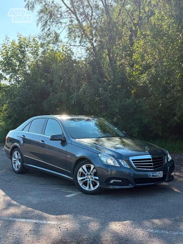 Pelēks Mercedes-Benz e-200 2010 Kupiškis, ar dzinēja tilpumu 2.20 L un nobraukumu 386 tūkst. km par 4800 €, foto 1 vietnē AUTOMOTO.COM.LV