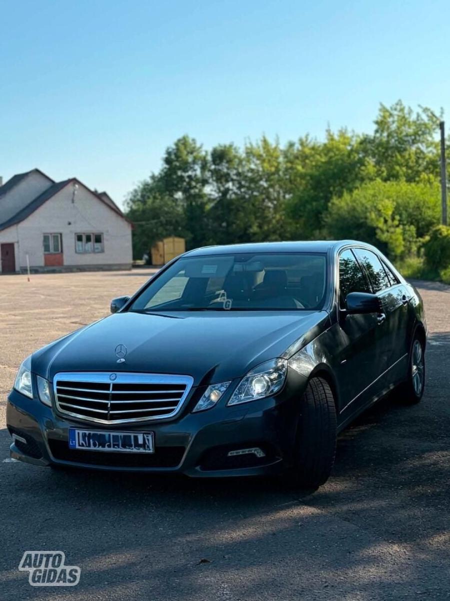 Pelēks Mercedes-Benz e-200 2010 Kupiškis, ar dzinēja tilpumu 2.20 L un nobraukumu 386 tūkst. km par 4800 €, foto 3 vietnē AUTOMOTO.COM.LV