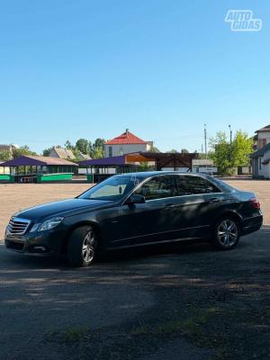 Pelēks Mercedes-Benz e-200 2010 Kupiškis, ar dzinēja tilpumu 2.20 L un nobraukumu 386 tūkst. km par 4800 €, foto 4 vietnē AUTOMOTO.COM.LV