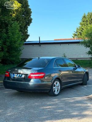 Pelēks Mercedes-Benz e-200 2010 Kupiškis, ar dzinēja tilpumu 2.20 L un nobraukumu 386 tūkst. km par 4800 €, foto 5 vietnē AUTOMOTO.COM.LV
