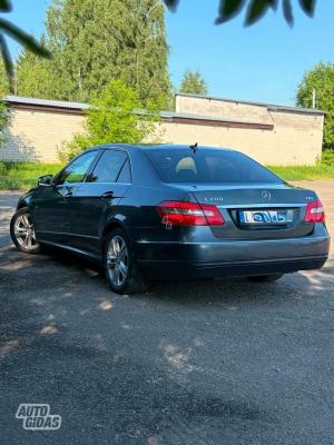 Pelēks Mercedes-Benz e-200 2010 Kupiškis, ar dzinēja tilpumu 2.20 L un nobraukumu 386 tūkst. km par 4800 €, foto 7 vietnē AUTOMOTO.COM.LV