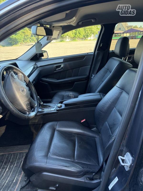 Pelēks Mercedes-Benz e-200 2010 Kupiškis, ar dzinēja tilpumu 2.20 L un nobraukumu 386 tūkst. km par 4800 €, foto 9 vietnē AUTOMOTO.COM.LV