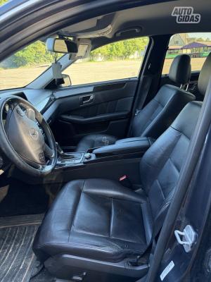 Pelēks Mercedes-Benz e-200 2010 Kupiškis, ar dzinēja tilpumu 2.20 L un nobraukumu 386 tūkst. km par 4800 €, foto 9 vietnē AUTOMOTO.COM.LV