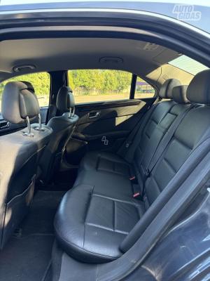 Pelēks Mercedes-Benz e-200 2010 Kupiškis, ar dzinēja tilpumu 2.20 L un nobraukumu 386 tūkst. km par 4800 €, foto 10 vietnē AUTOMOTO.COM.LV
