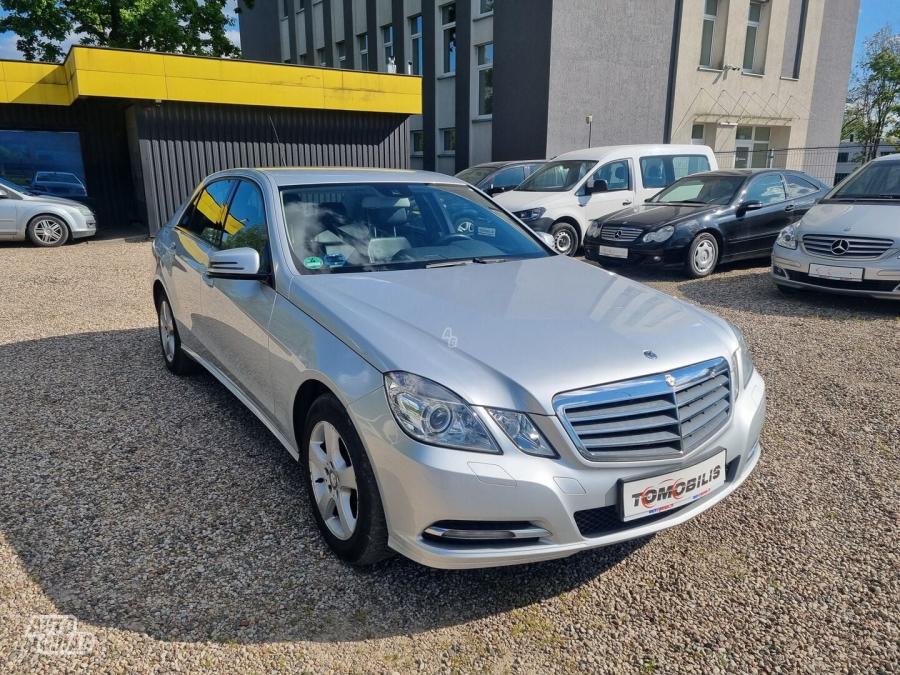 Grey Mercedes-Benz e-200 2011 in Kaunas, with an engine capacity of 2.20 L and mileage of 350 thousand km for 4800 €, photo 1 on AUTOMOTO.COM.LV