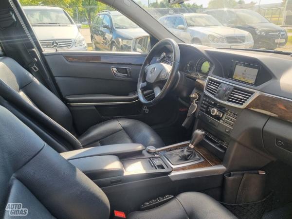 Pelēks Mercedes-Benz e-200 2011 Kauņa, ar dzinēja tilpumu 2.20 L un nobraukumu 350 tūkst. km par 4800 €, foto 5 vietnē AUTOMOTO.COM.LV