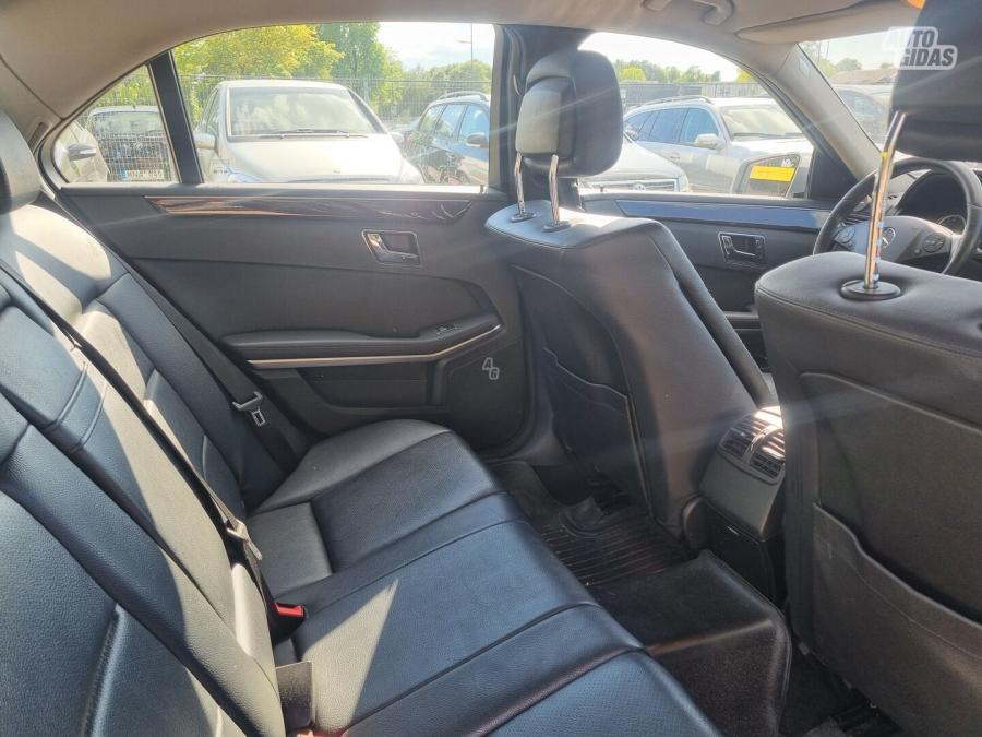 Grey Mercedes-Benz e-200 2011 in Kaunas, with an engine capacity of 2.20 L and mileage of 350 thousand km for 4800 €, photo 7 on AUTOMOTO.COM.LV