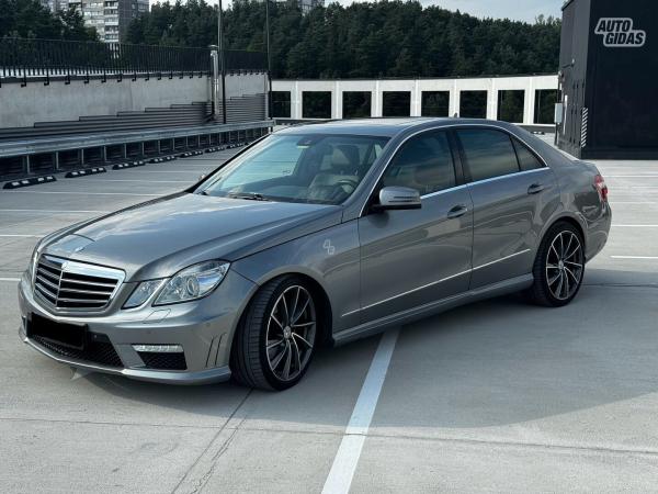 Серый Мерседес E 200 2011 в Вильнюс, объемом двигателя 2.10 л и пробегом 358 тыс. км за 7100 €, фото 1 на AUTOMOTO.COM.LV