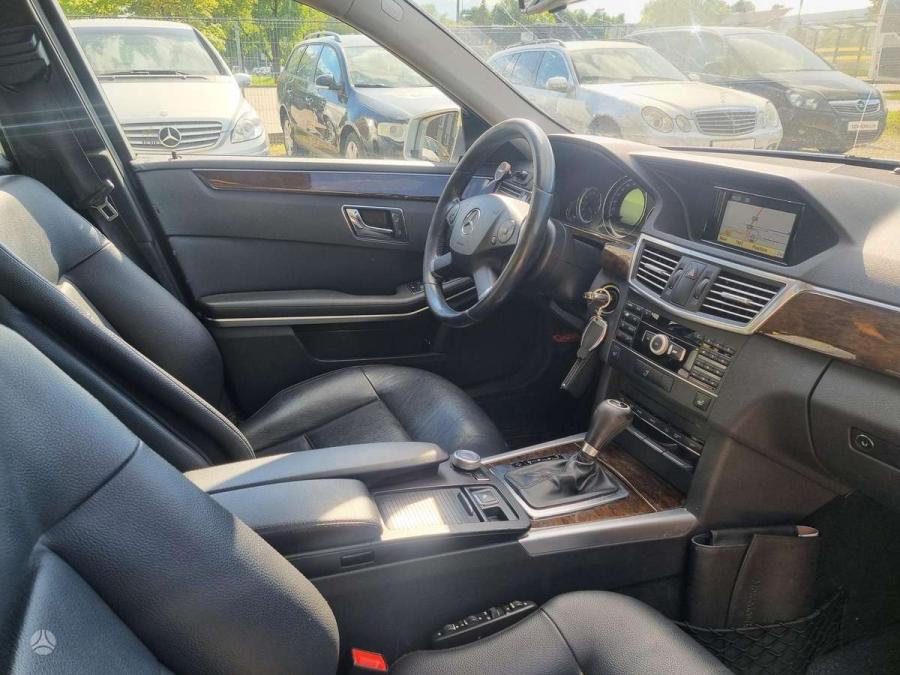 Grey Mercedes-Benz e-200 2011 in Kaunas, with an engine capacity of 2.20 L and mileage of 350 thousand km for 4800 €, photo 6 on AUTOMOTO.COM.LV