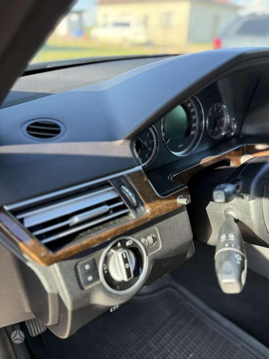 Grey Mercedes-Benz e-200 2011 in Klaipeda, with an engine capacity of 2.14 L and mileage of 438 thousand km for 5800 €, photo 9 on AUTOMOTO.COM.LV