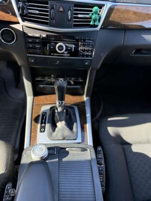 Grey Mercedes-Benz e-200 2011 in Klaipeda, with an engine capacity of 2.14 L and mileage of 438 thousand km for 5800 €, photo 10 on AUTOMOTO.COM.LV